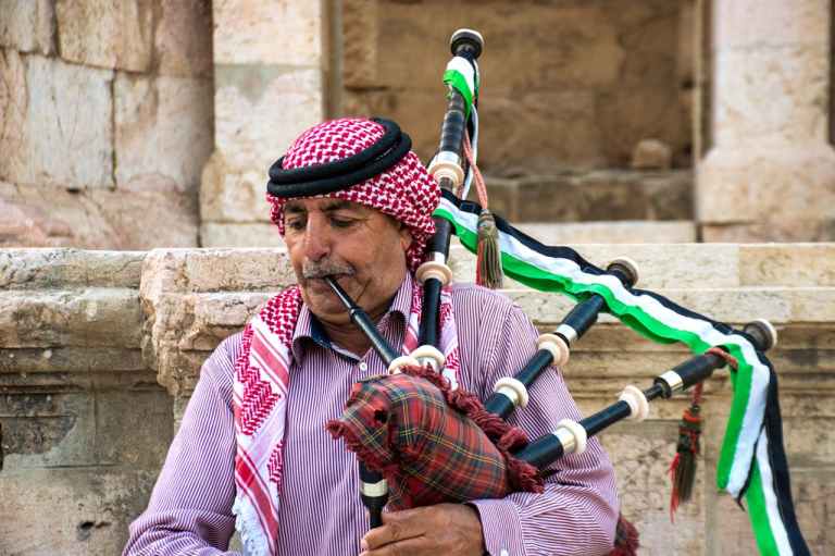 Bedouin Clothes: What are the clothes Bedouins wear? – Wadi Tribe